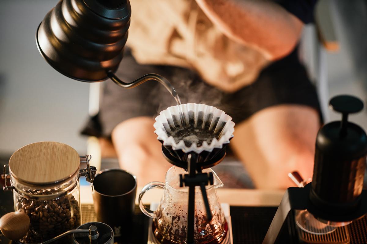 Perbedaan Coffee Shop Slow Bar dan Fast Bar - Tentang Kopi